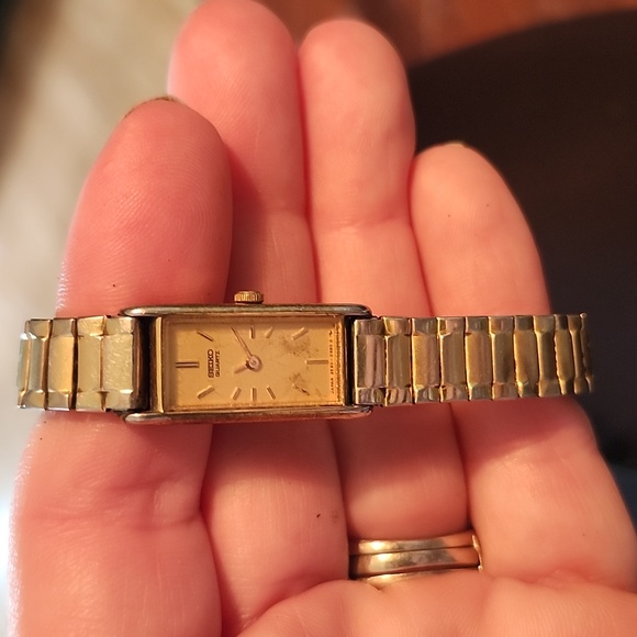 Seiko | Accessories | Vintage Seiko Quartz Womans Gold Colored Watch | Poshmark